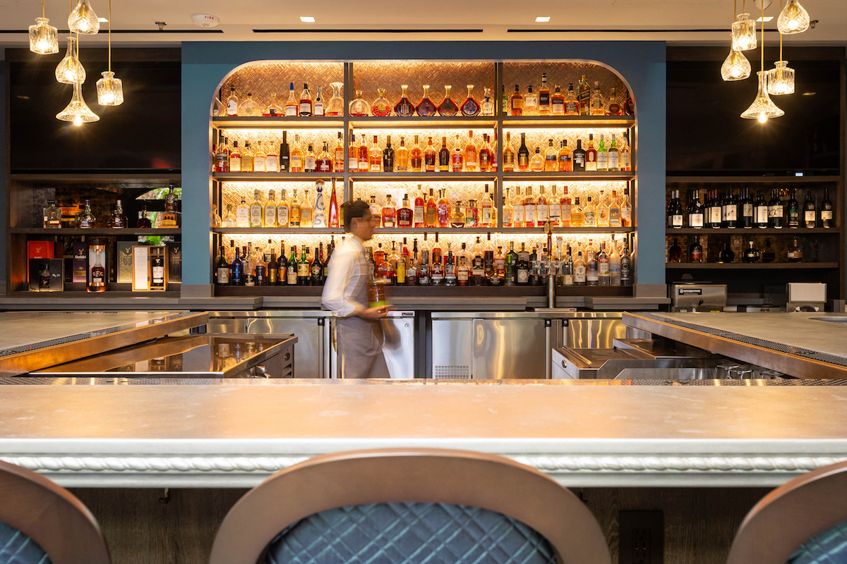 Brennan’s Unveils Glamorous New Courtyard Bar - DiningOut